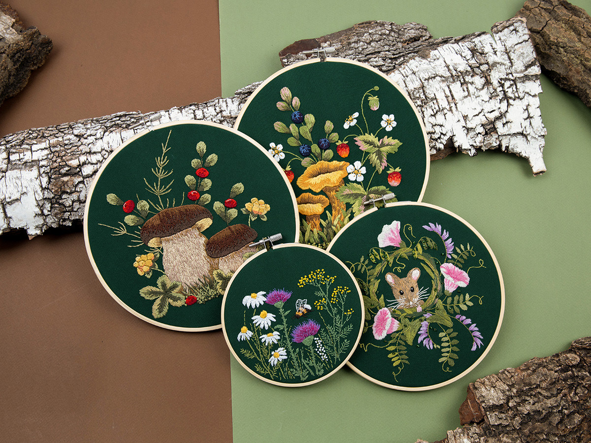 Please note that the actual colours of the embroidery may vary from the ...