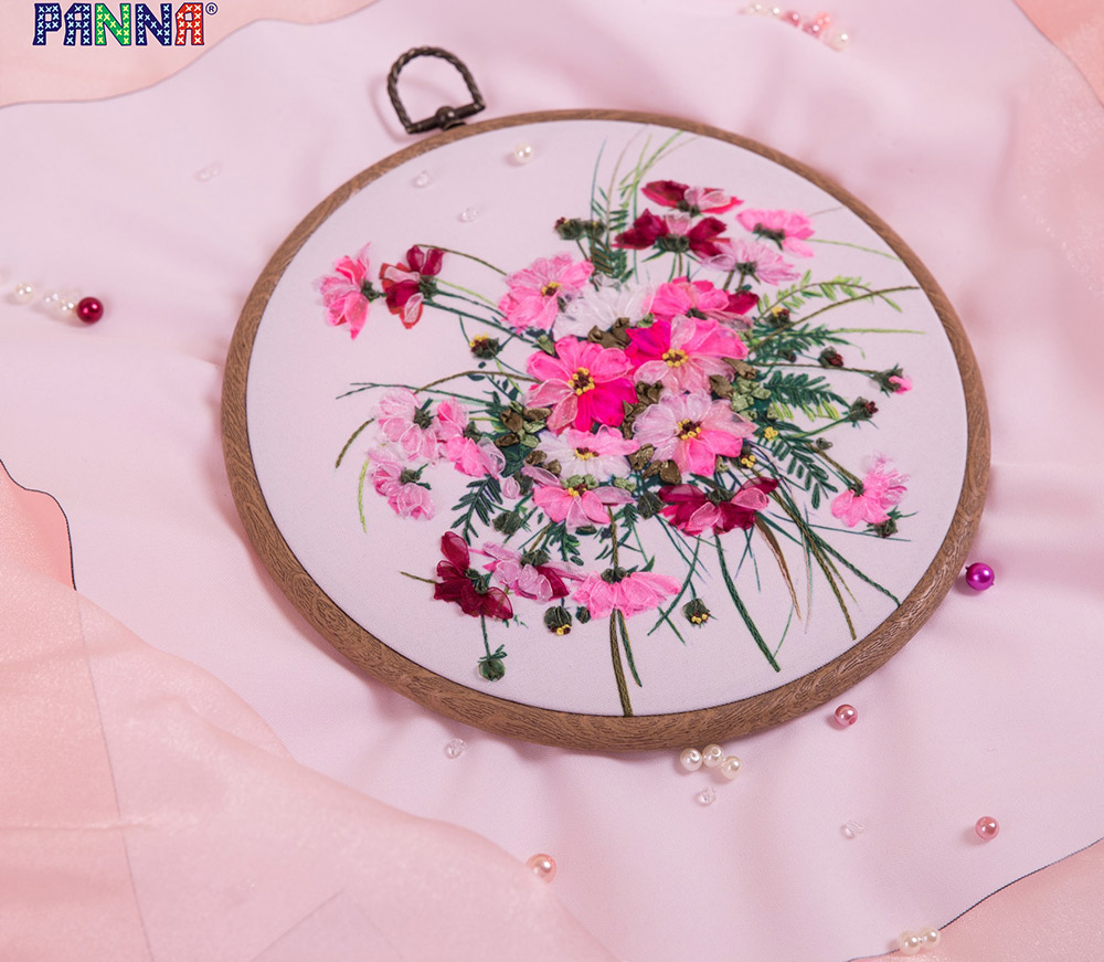 Please note that the actual colours of the embroidery may vary from the ...